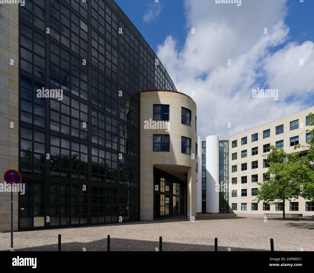 Modern architecture in Hanover city Stock Photo - Alamy