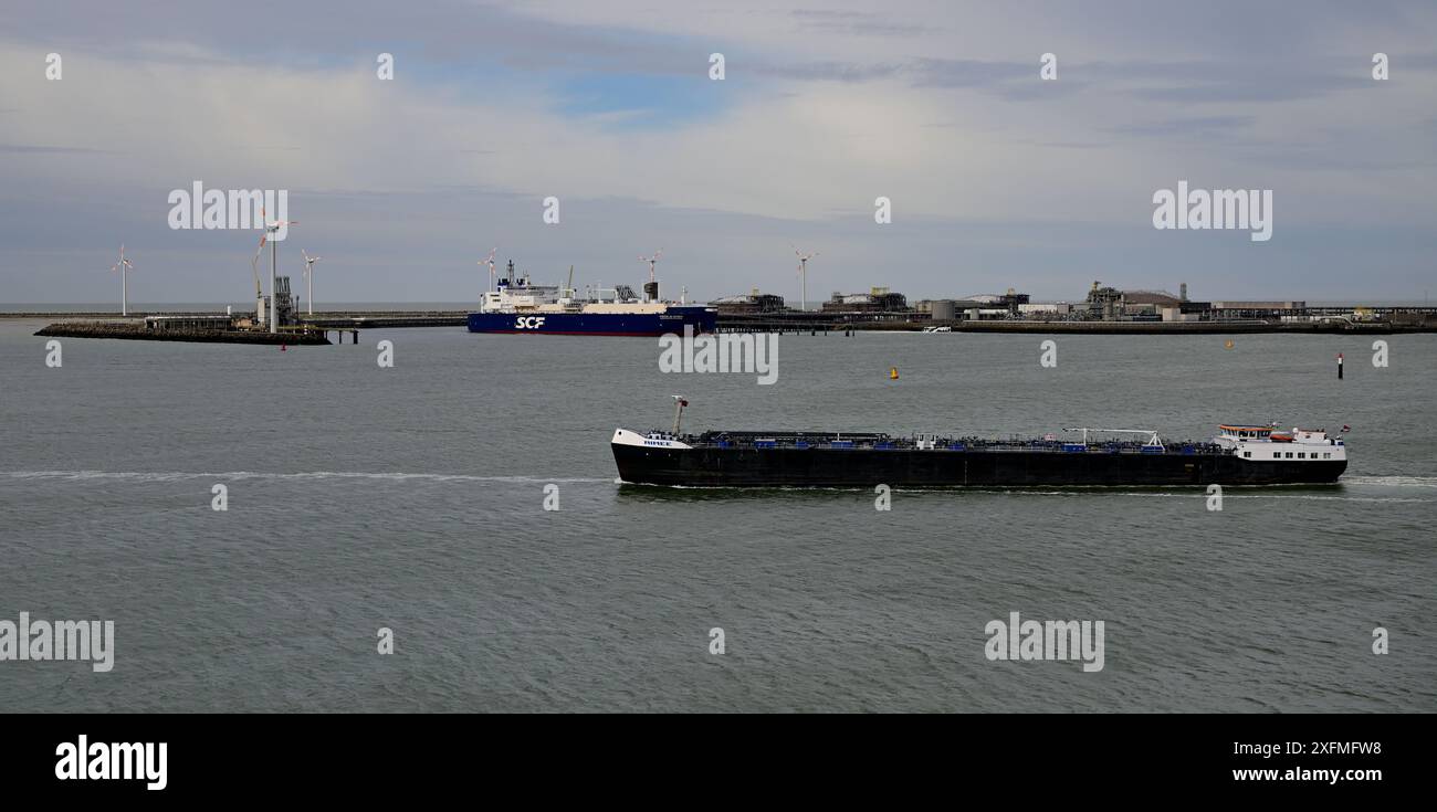 Inland motor tanker Aimee moving through Zeebrugge harbour, In the ...