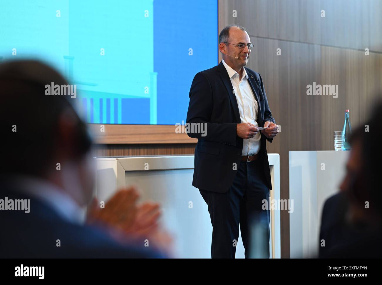 Meyer Werft beginnt mit Bau von Offshore-Konverterplattform Thomas ...