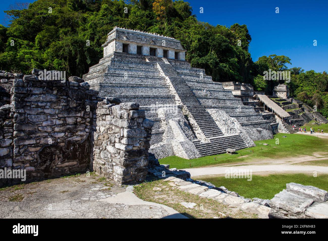 Temple of the Inscriptions, Palenque Mayan ruins, Chiapas, Mexico ...