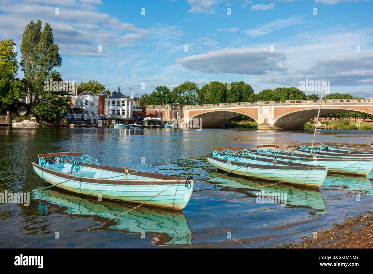 The Thames at Hampton Court Bridge, near London Stock Photo - Alamy
