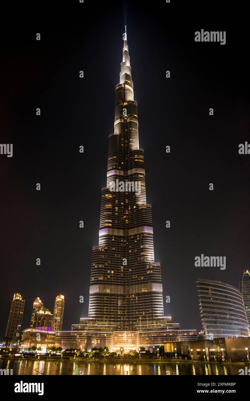 The Burj Khalifa, the tallest building in the world, lit up at night ...