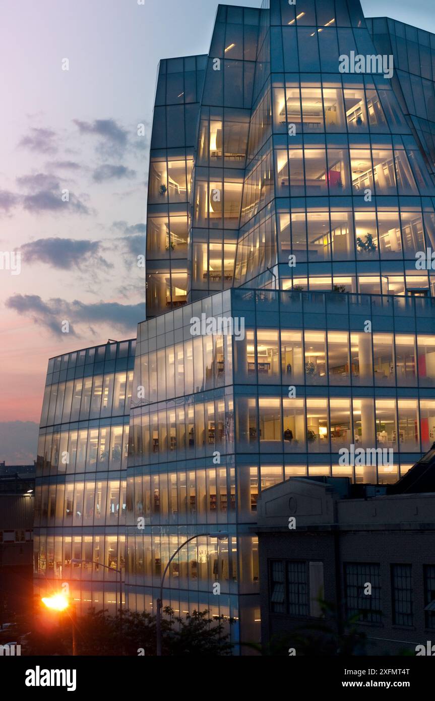 United States, New York city, Manhattan, Chelsea, IAC Building by ...