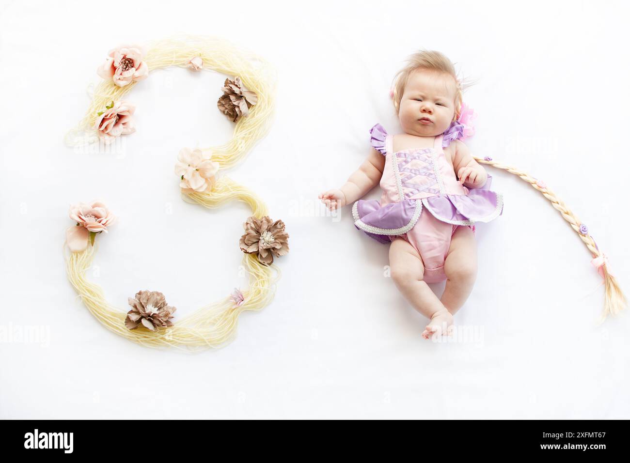 Three month old baby girl. Monthly photoshoot idea for babies. Newborn ...