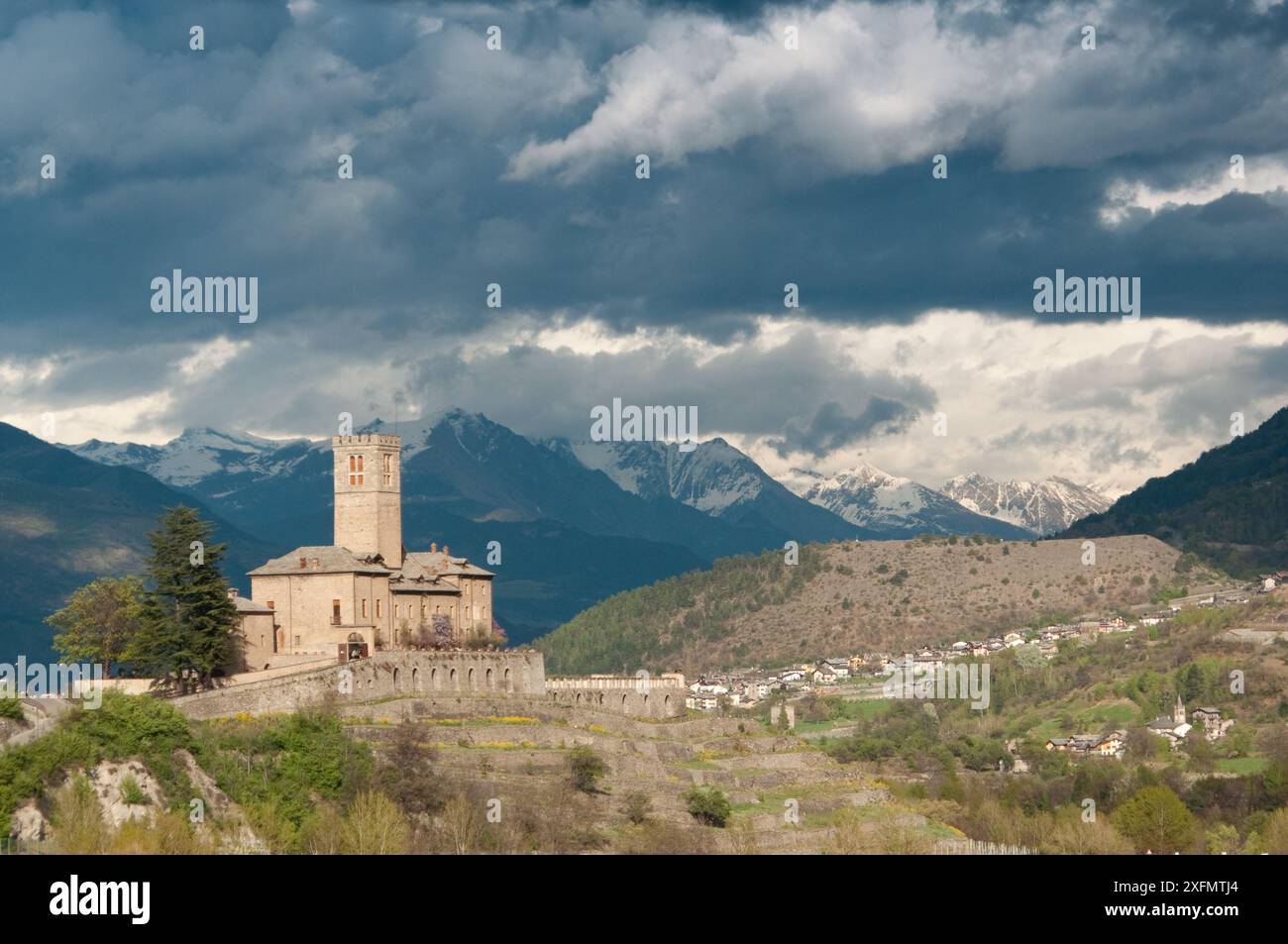 Sarre castle hi-res stock photography and images - Alamy