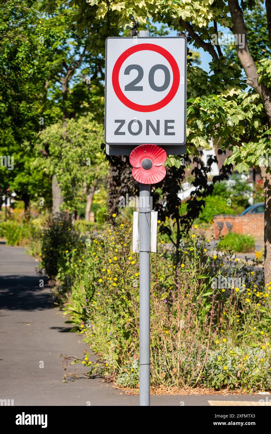 Esplanade Gardens in Westcliff on Sea, Essex, UK. Affluent leafy area ...