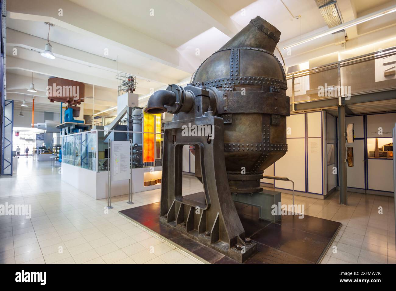 German museum of masterpieces of science and technology hi-res stock ...