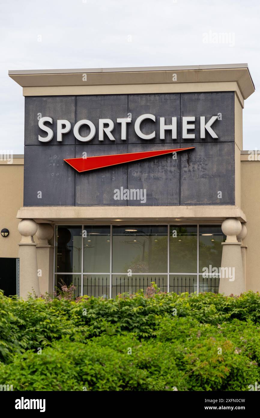 Sport chek logo hi-res stock photography and images - Alamy
