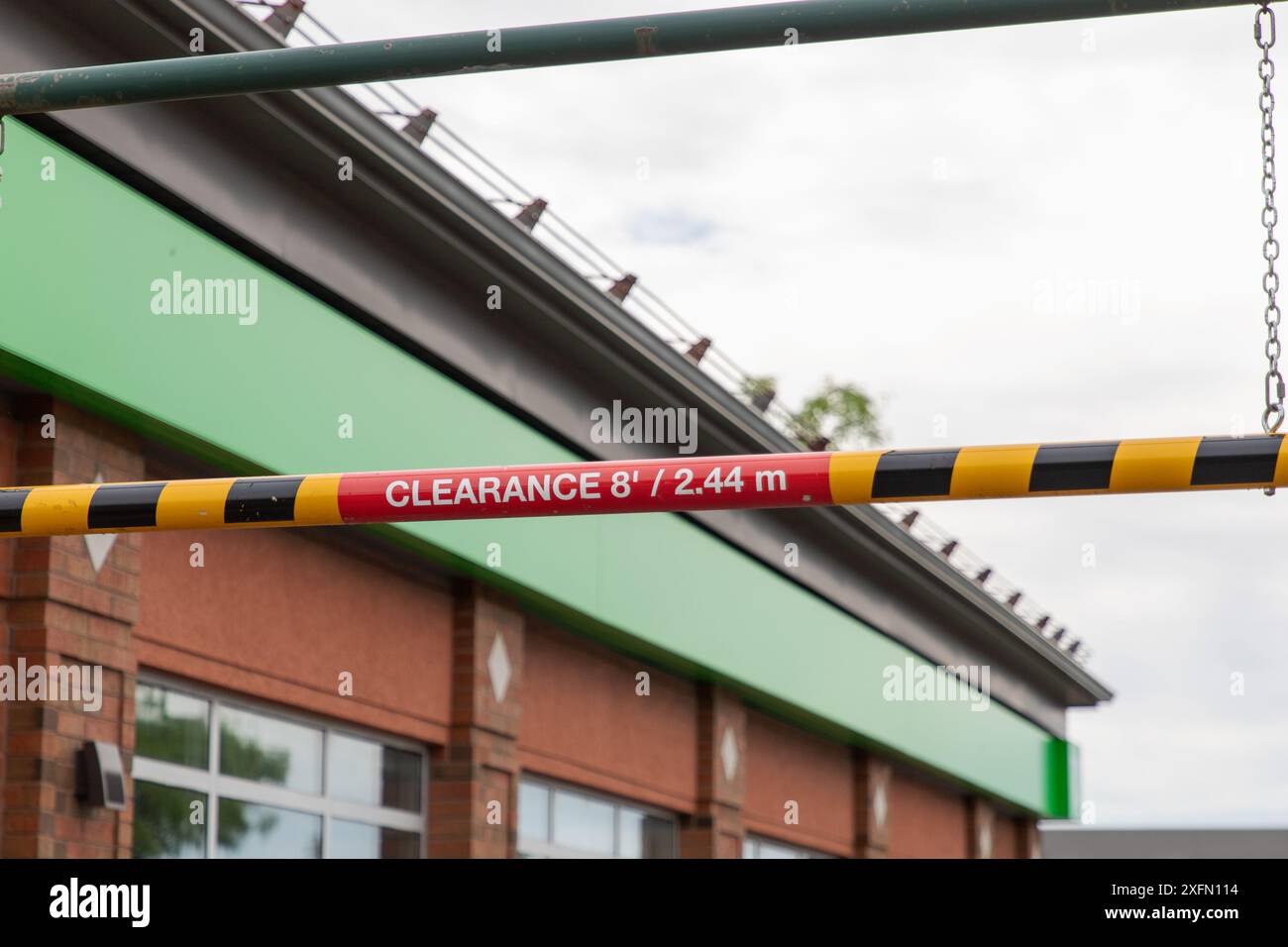 Clearance sign against sky. Maximum height allowed for vehicles Stock ...