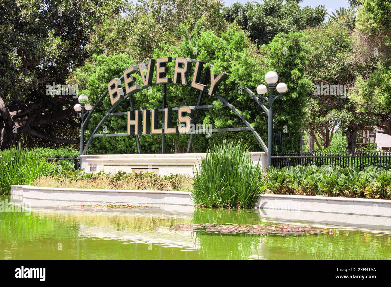 Beverly Hills sign as seen from Beverly Hills Garden Park in California ...