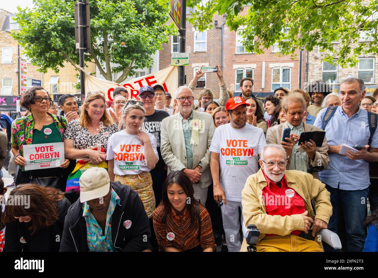 London, UK. 04, JUL, 2024. Jeremy Corbyn takes picture with supporters ...