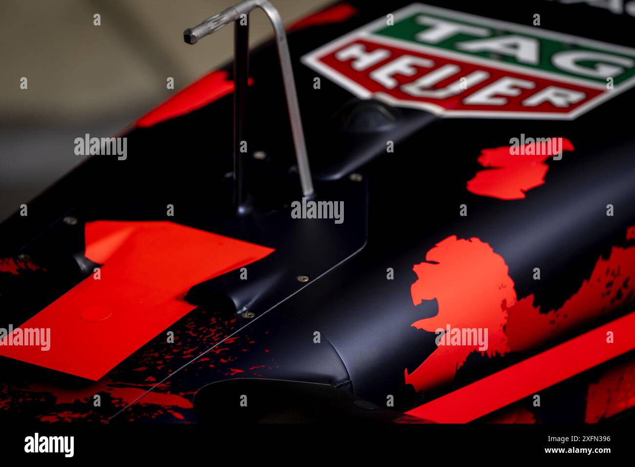 SILVERSTONE - The Red Bull team unveils the special color composition ...