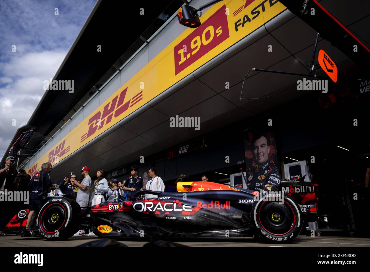 SILVERSTONE - The Red Bull team unveils the special color composition ...