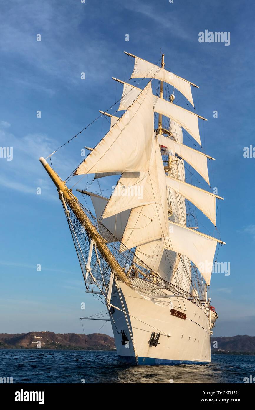 Sailing ship Starflyer (Star Clippers fleet) in Pacific waters, Costa ...