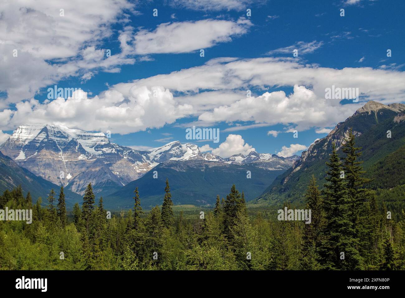Mount Robson, the highest peak in the Canadian Rockies, Mount Robson ...