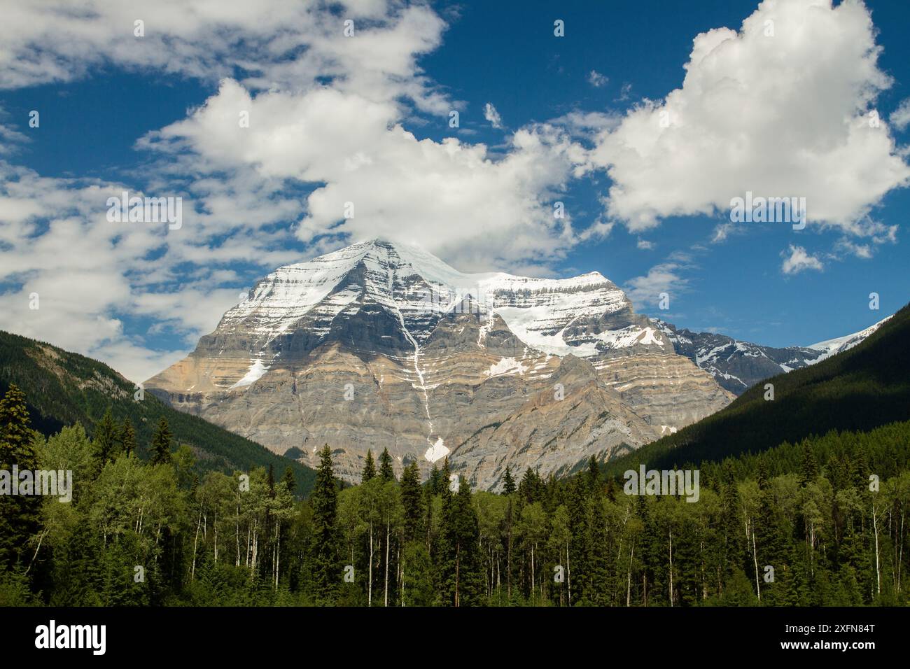 Mount Robson, the highest peak in the Canadian Rocky Mountains, Robson ...