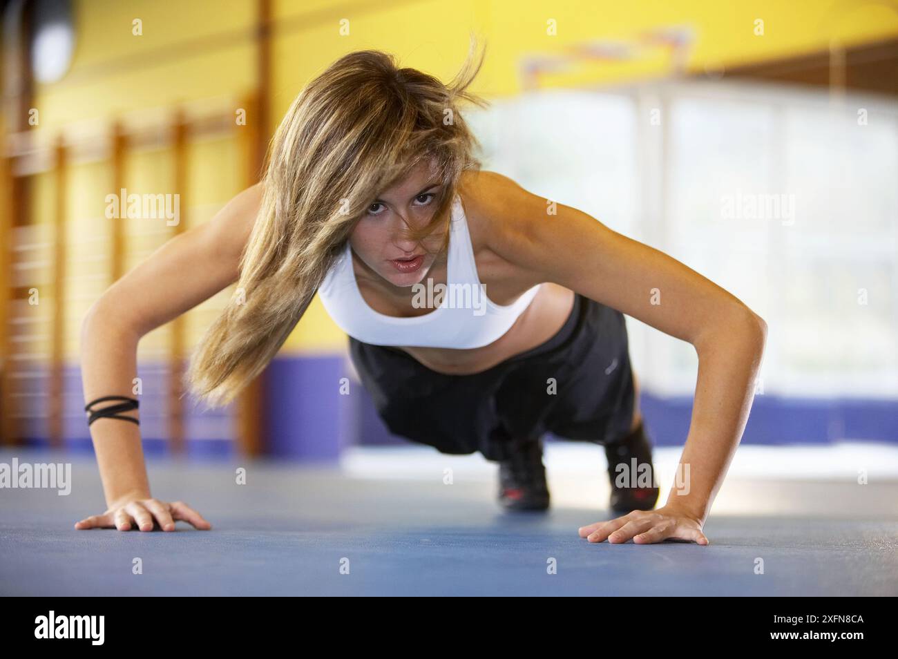 Push-ups, aerobics, Nikewomen, gym Stock Photo - Alamy