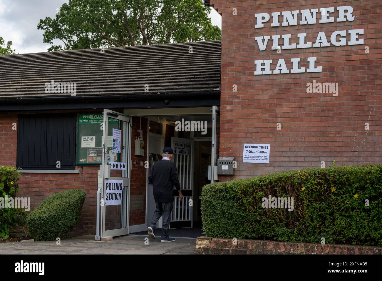 Yougov poll hi-res stock photography and images - Alamy