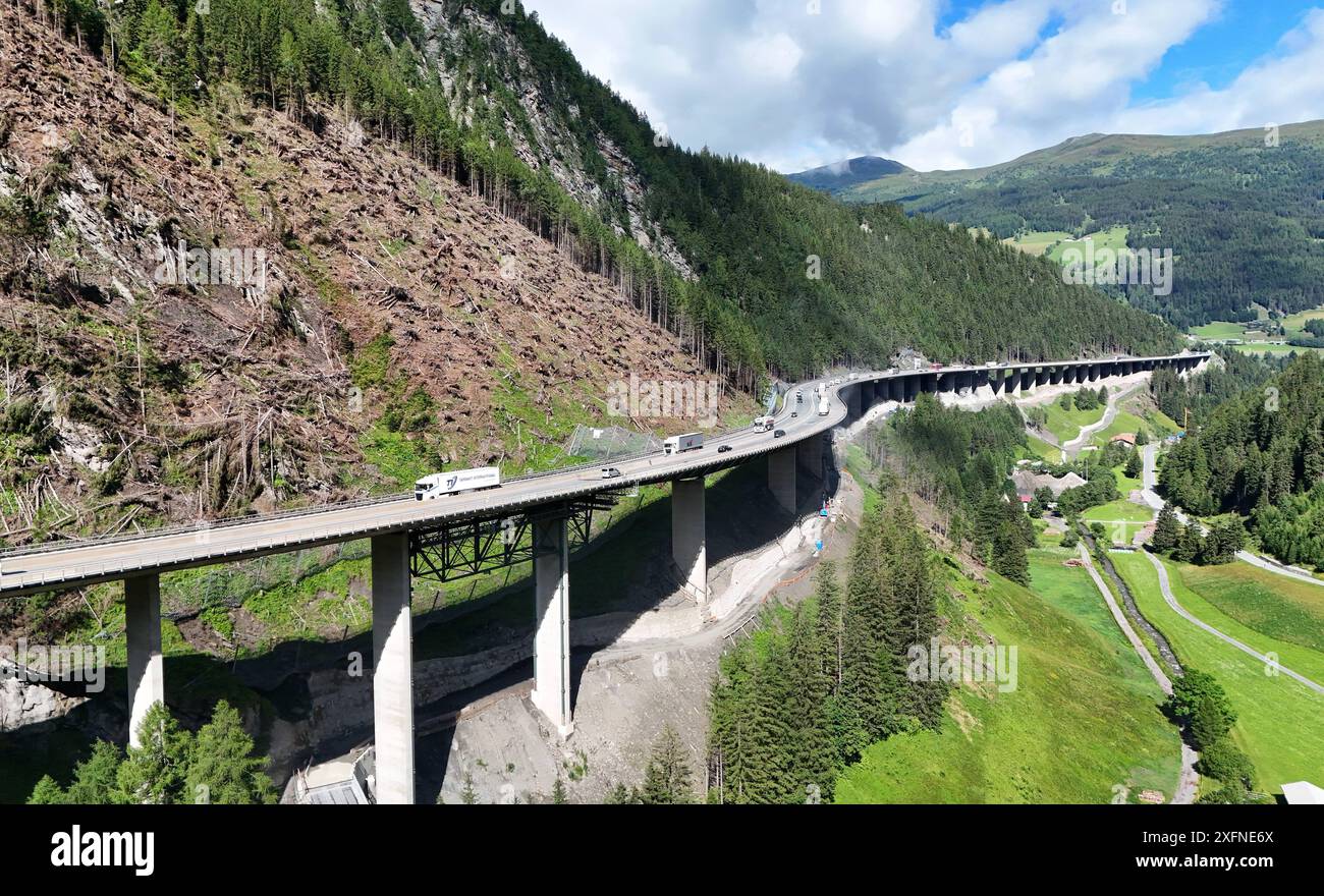 Luegbrücke, Tirol, Österreich 04. Juli 2024: Hier der Blick auf die ...