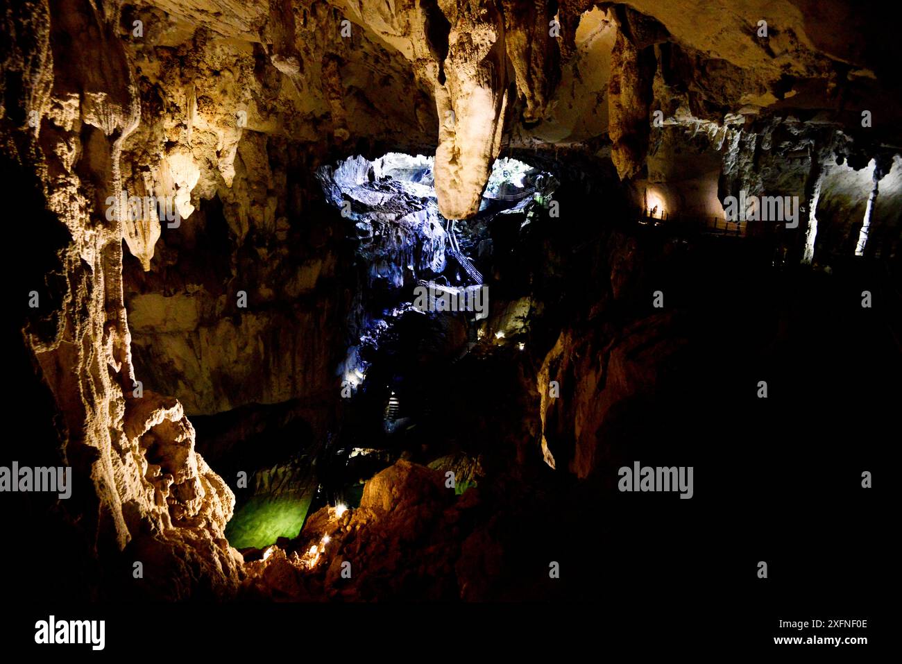 Limestone formations in Clearwater Cave. Gunung Mulu National Park ...