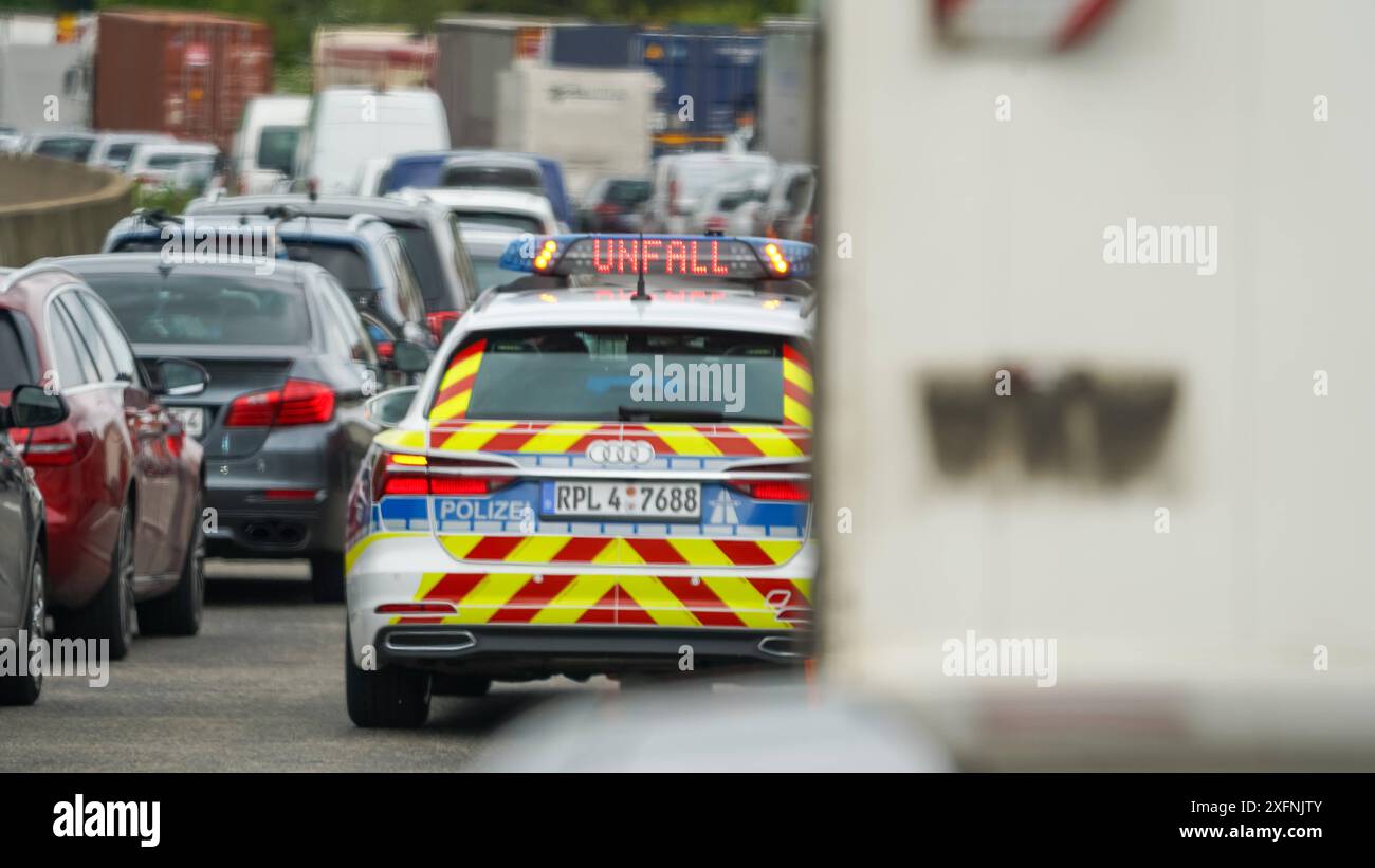 Autobahn, Unfall, Polizeieinsatz, Blaulicht, Verkehrsunfall, Stau ...