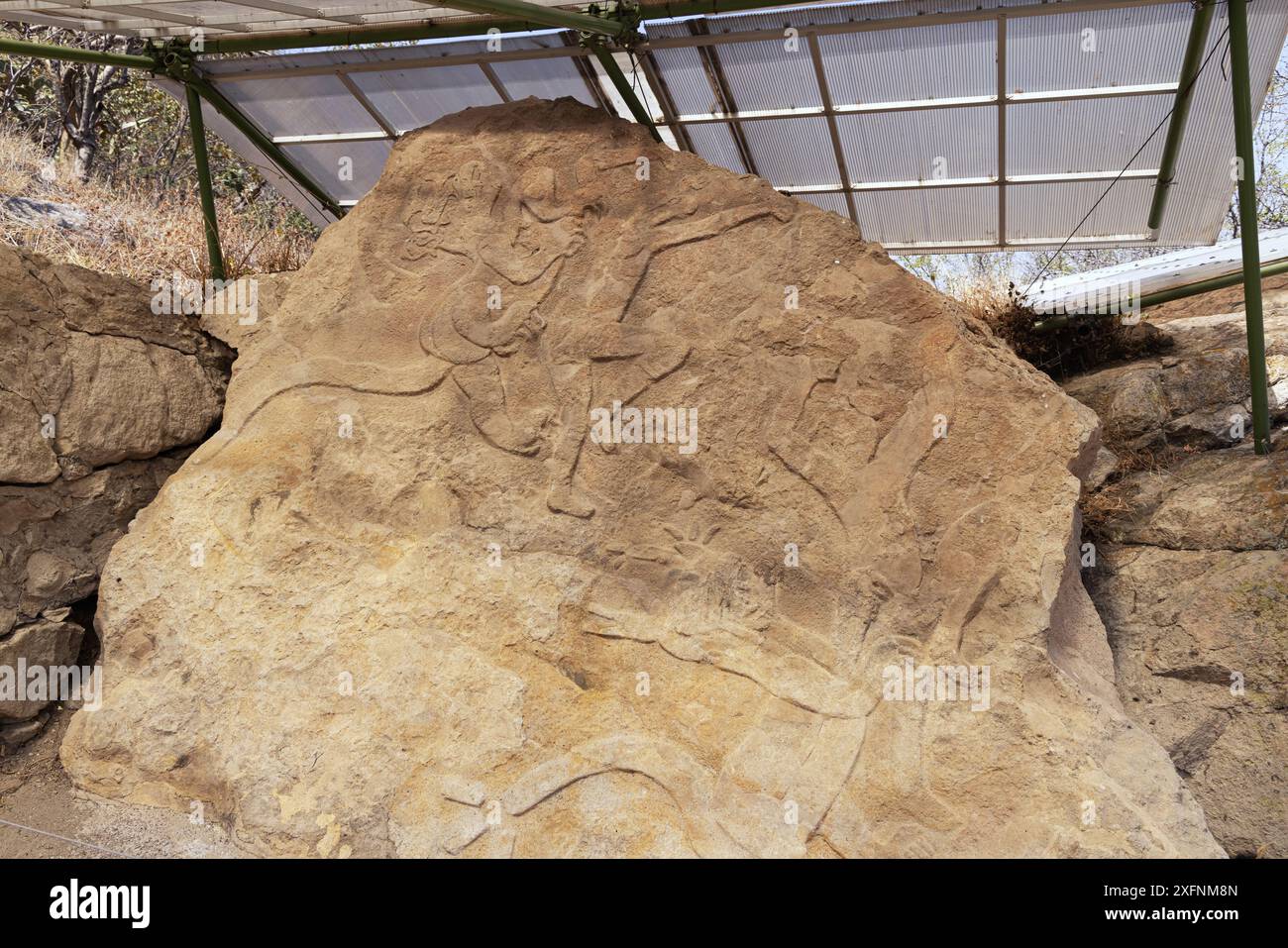 Ancient mexican olmec stones hi-res stock photography and images - Alamy