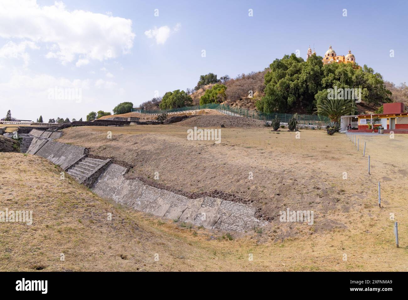 The Great Pyramid of Cholula, aka Tlachihualtepetl, largest pyramid in ...