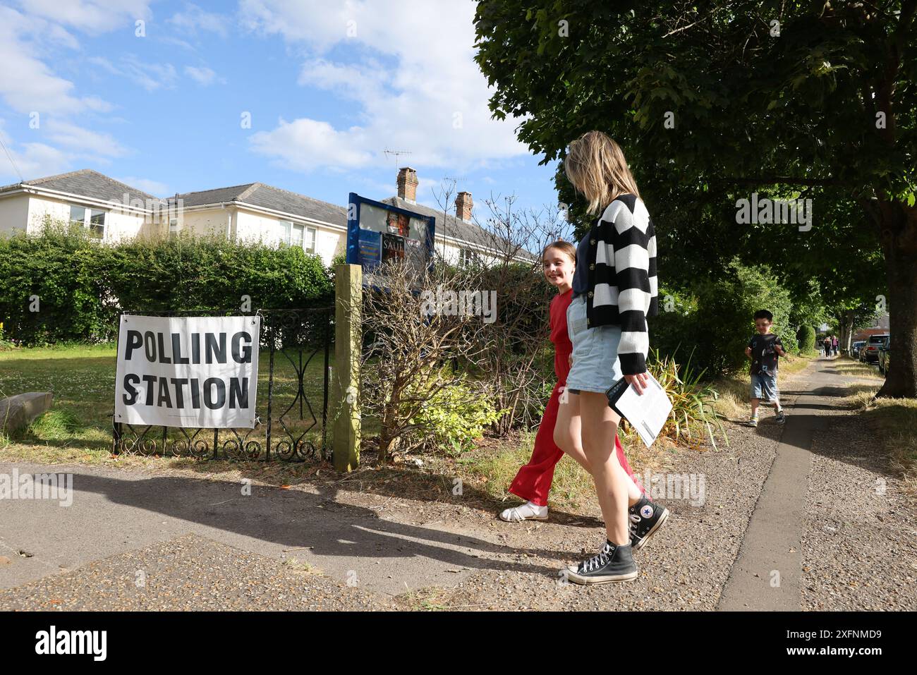 4th July 2024. Chichester, West Sussex, UK. A young Mum pictured ...