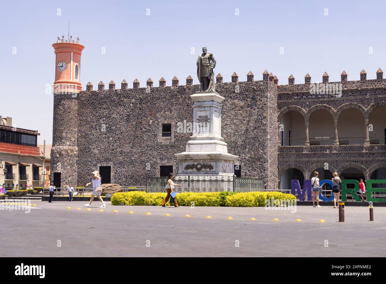 Cuernavaca street scene hi-res stock photography and images - Alamy