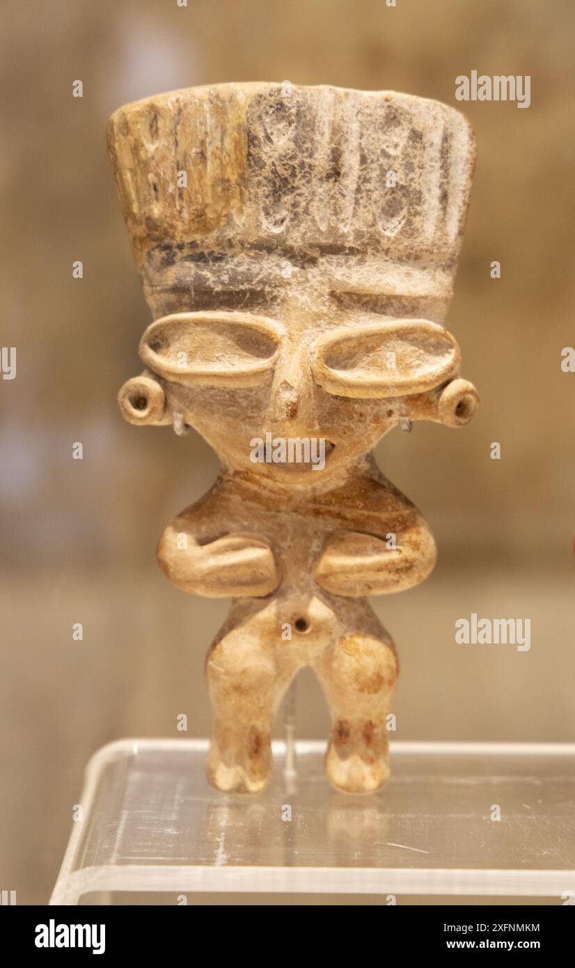 Olmec art - Olmec civilization woman fertility figure, Mesomerica ...