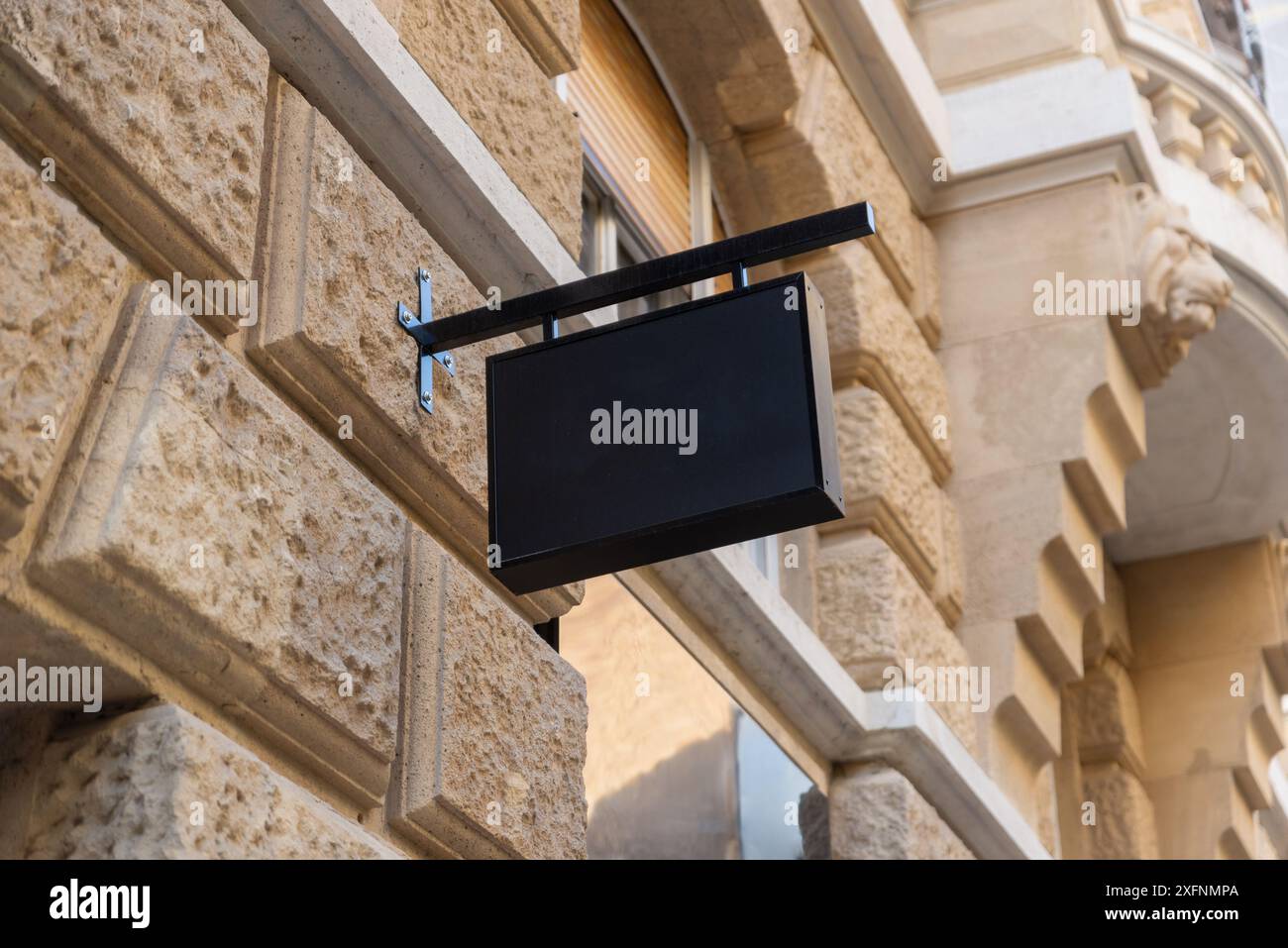 Sleek facade hi-res stock photography and images - Alamy