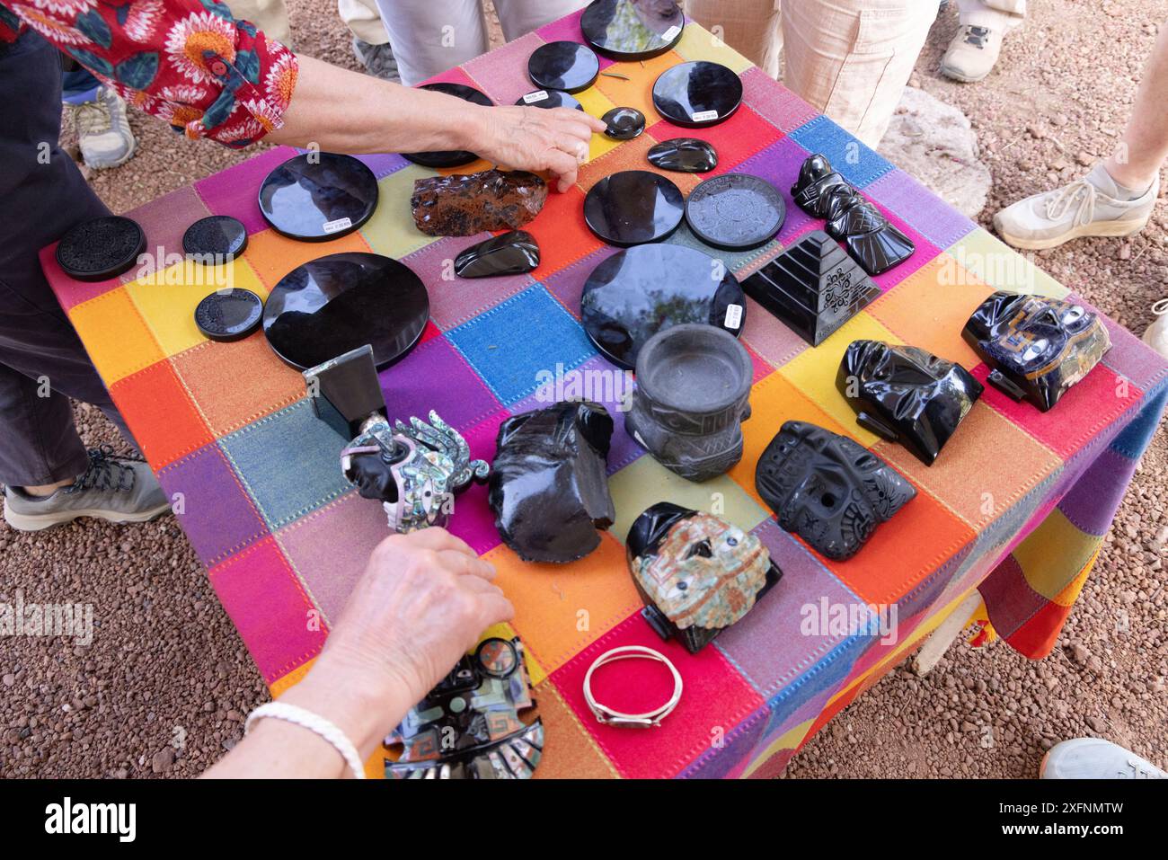 Rock carving of people hi-res stock photography and images - Alamy