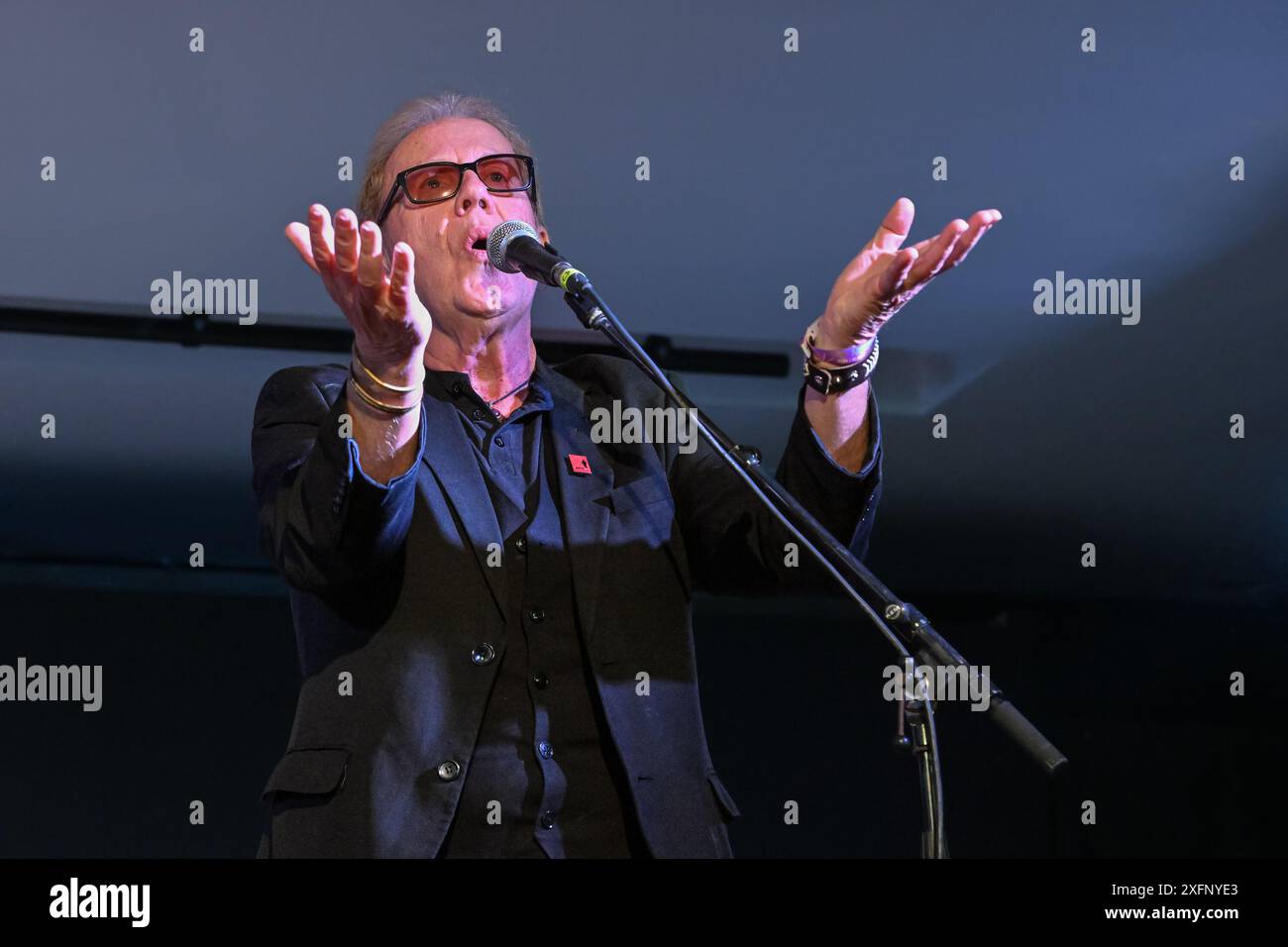 John jones oysterband hi-res stock photography and images - Alamy