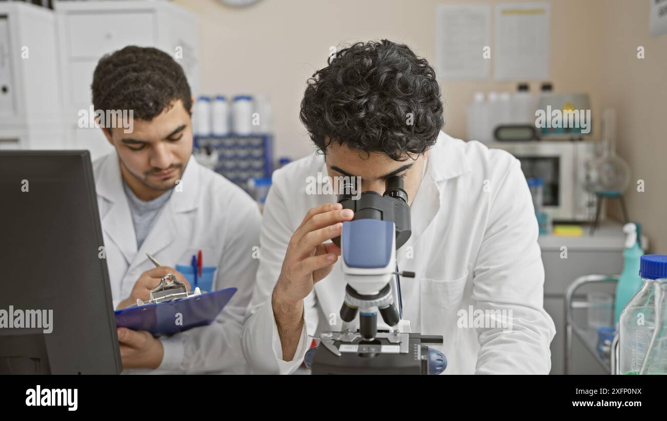 Biologists other scientists hi-res stock photography and images - Alamy