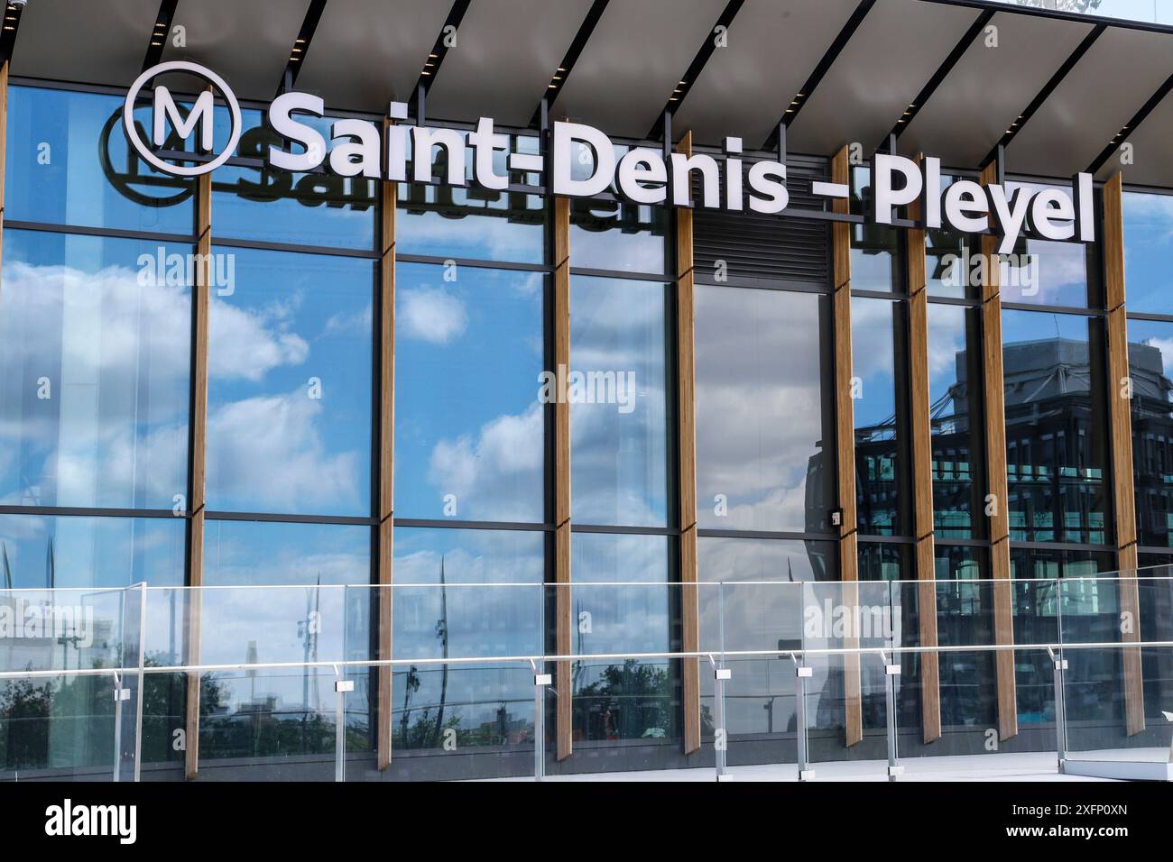 Extension of line 14 hi-res stock photography and images - Alamy