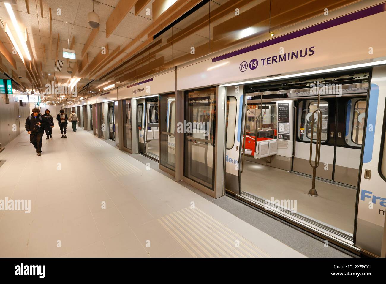 LINE 14 NEW SAINT DENIS PLEYEL STATION Stock Photo - Alamy