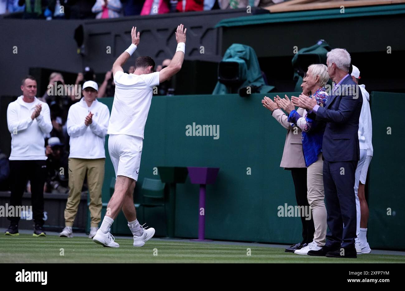 Centre court pay tribute to Andy Murray following his gentlemen's ...