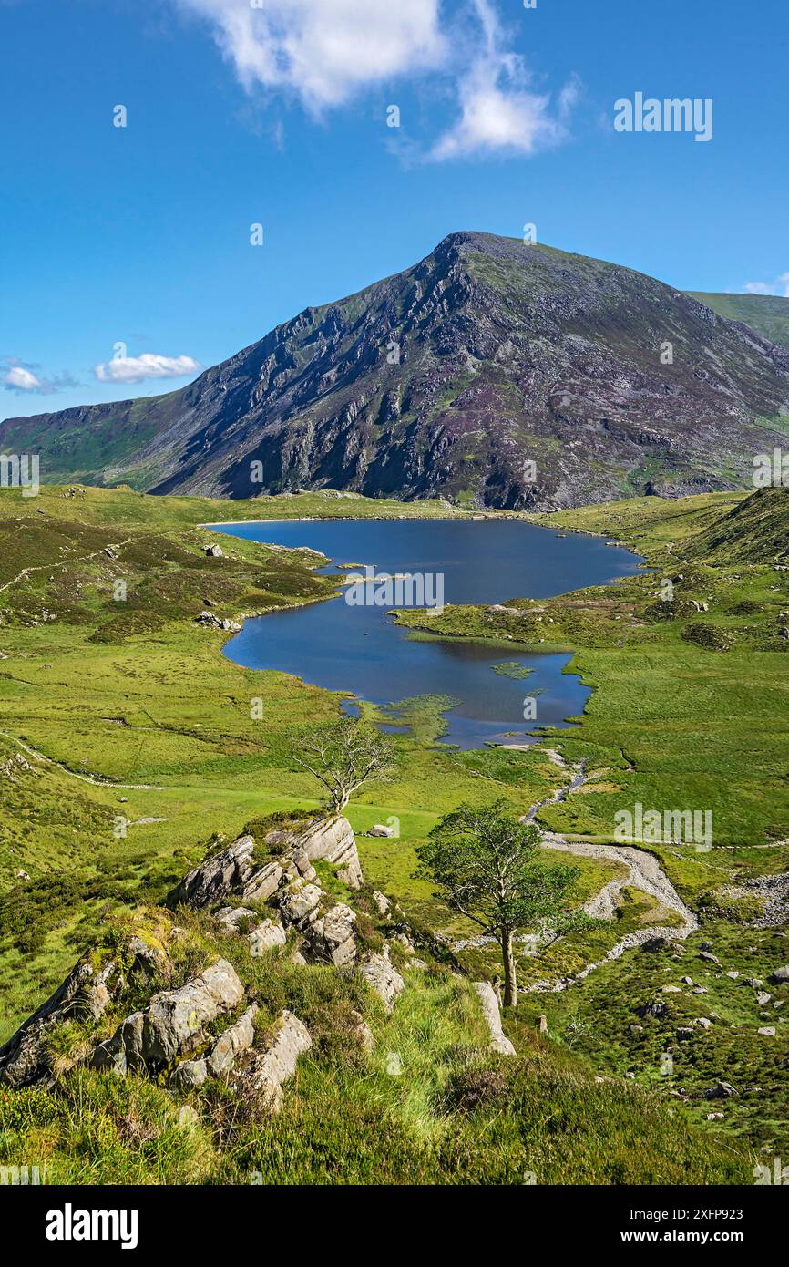 Llyn Idwal viewed from the path up to the Devil's Kitchen with Pen yr ...