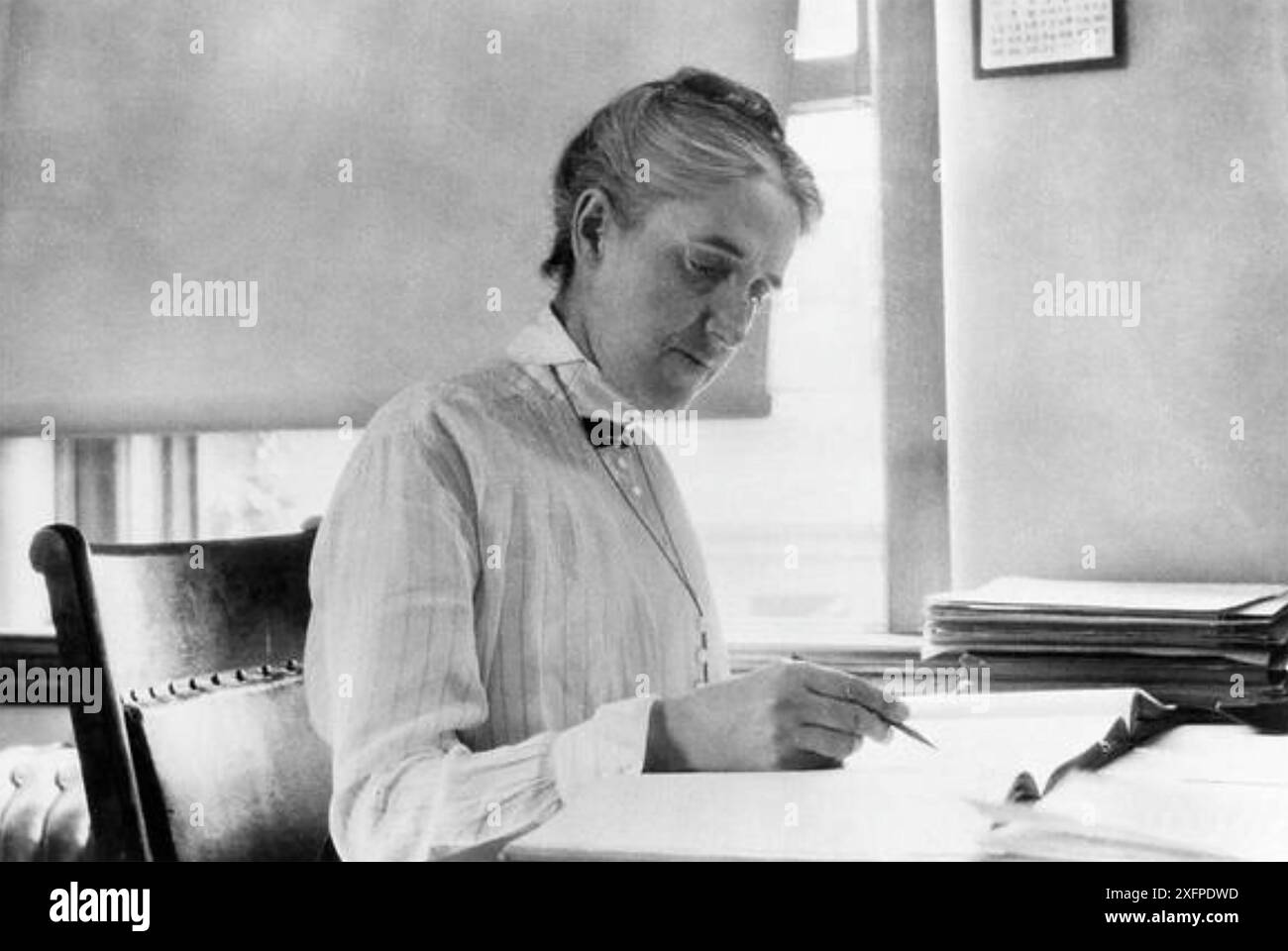 HENRIETTA SWAN LEAVITT (1868-1921) American astronomer about 1898 Stock Photo - Alamy