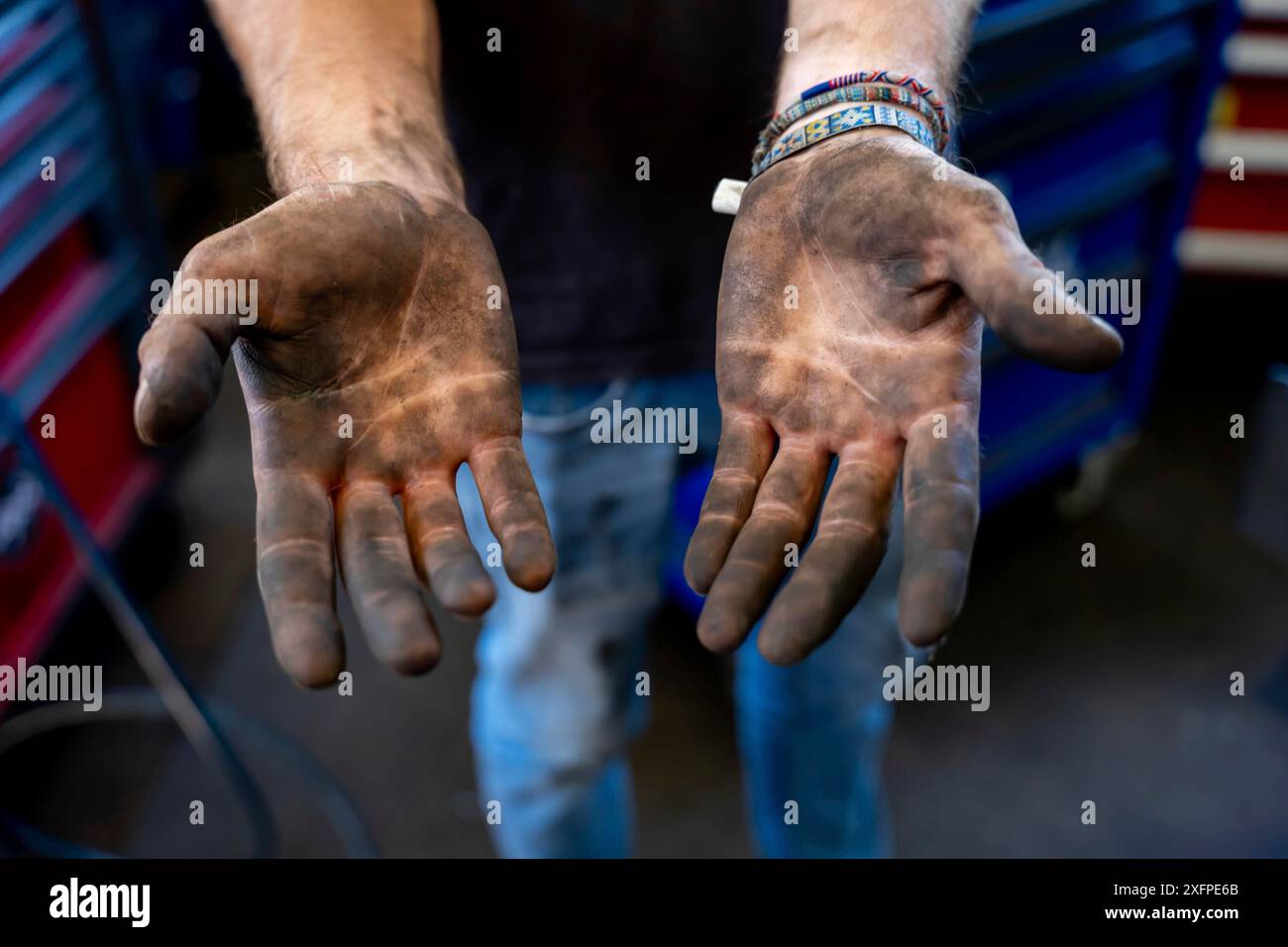 Dirty mechanic hi-res stock photography and images - Alamy