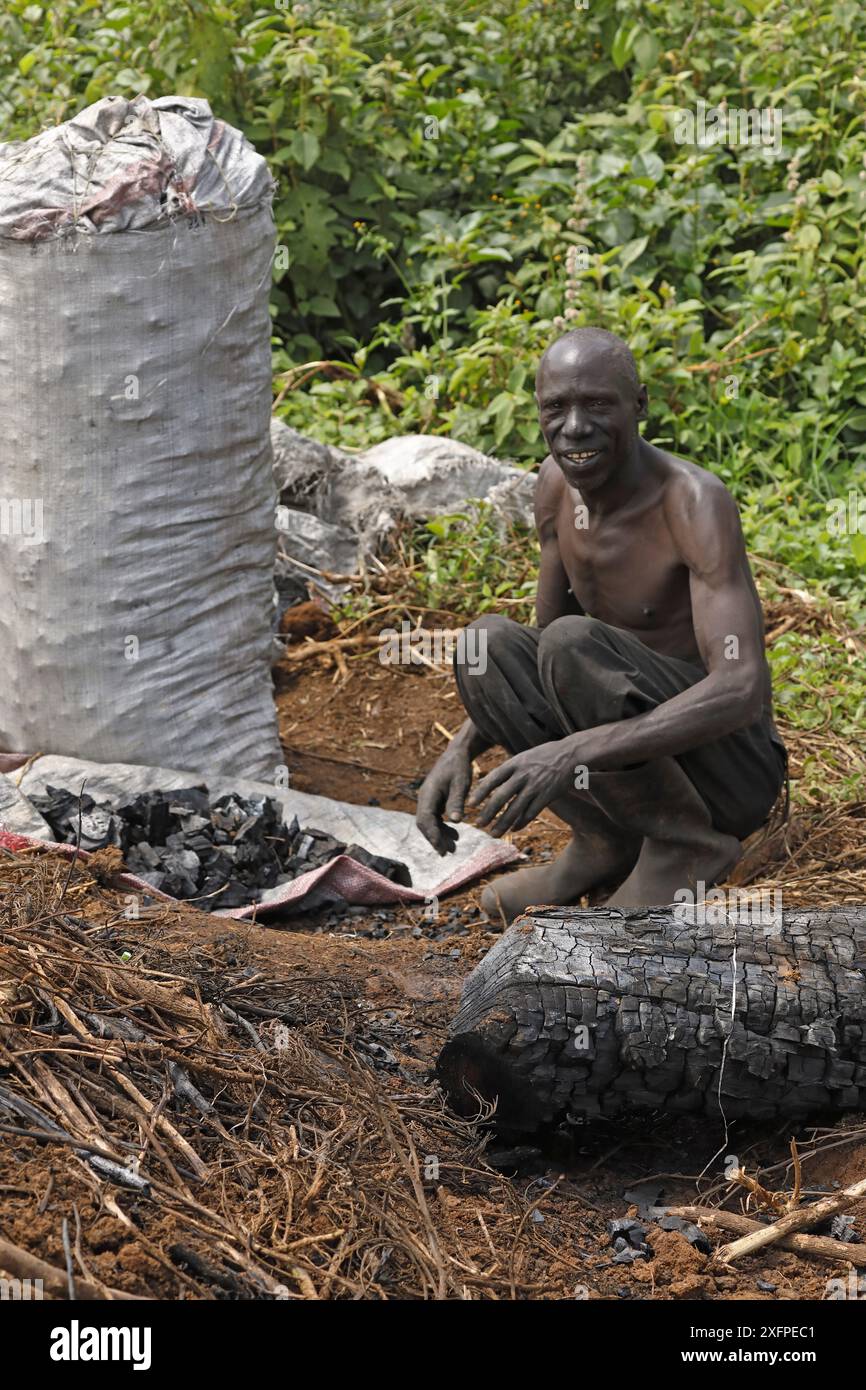 Local man making charcoal, Kenya, July 2017 Stock Photo - Alamy