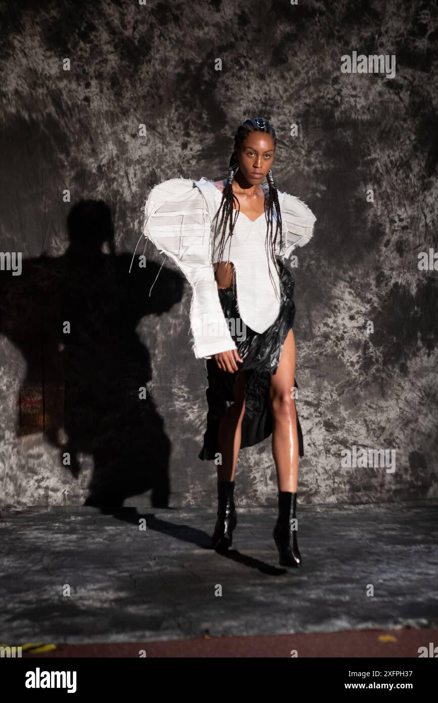 Marie Chany, präsentierte die Kollektion auf der Fashion Week 2024 ...