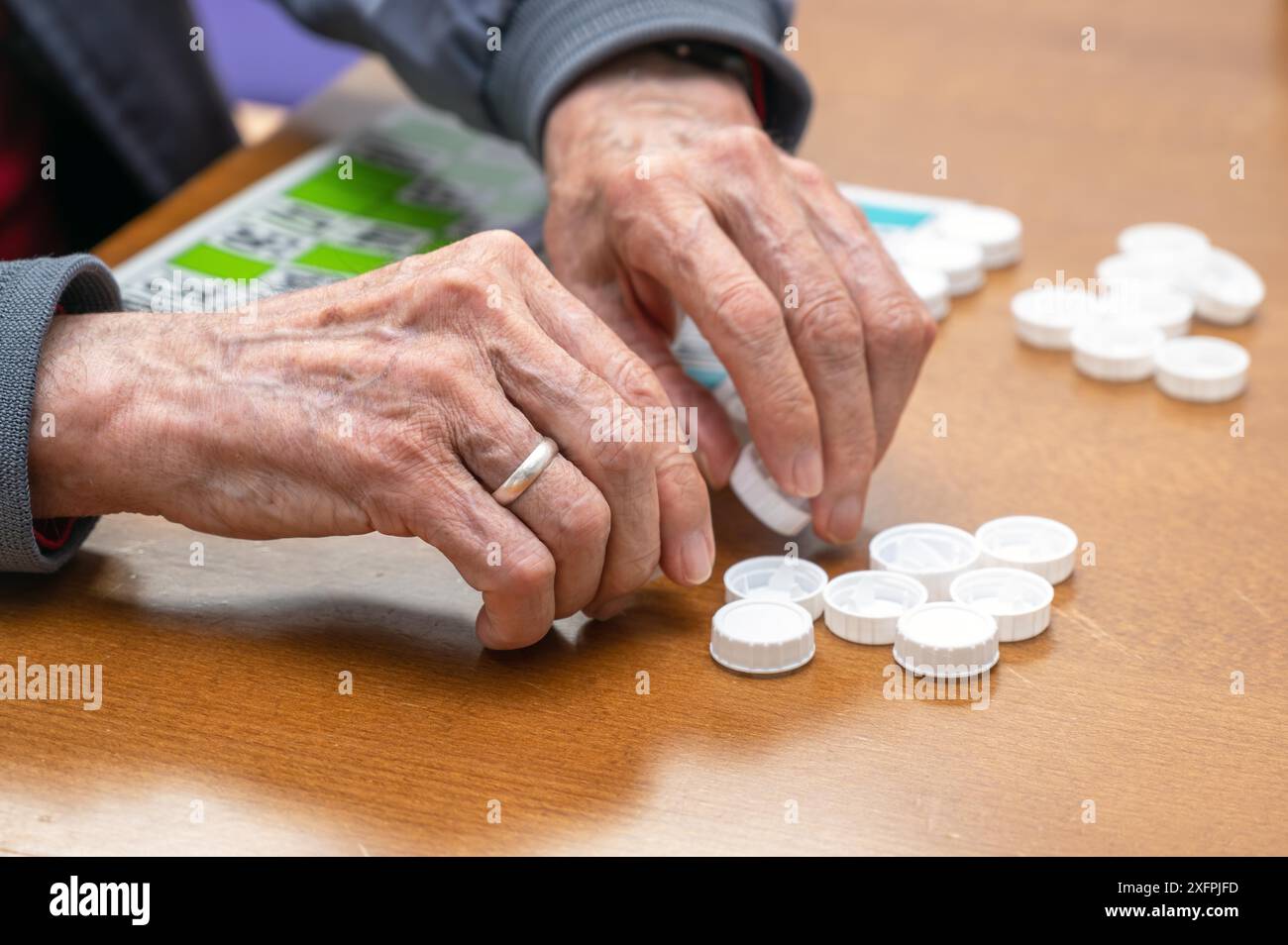 Playing bingo man hi-res stock photography and images - Alamy