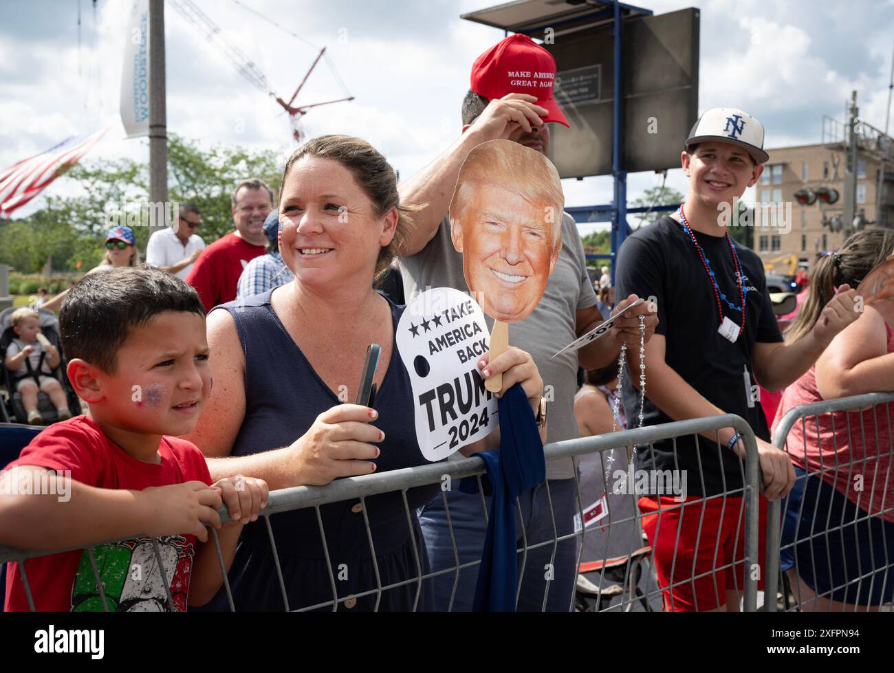 Cut out donald trump face hi-res stock photography and images - Alamy