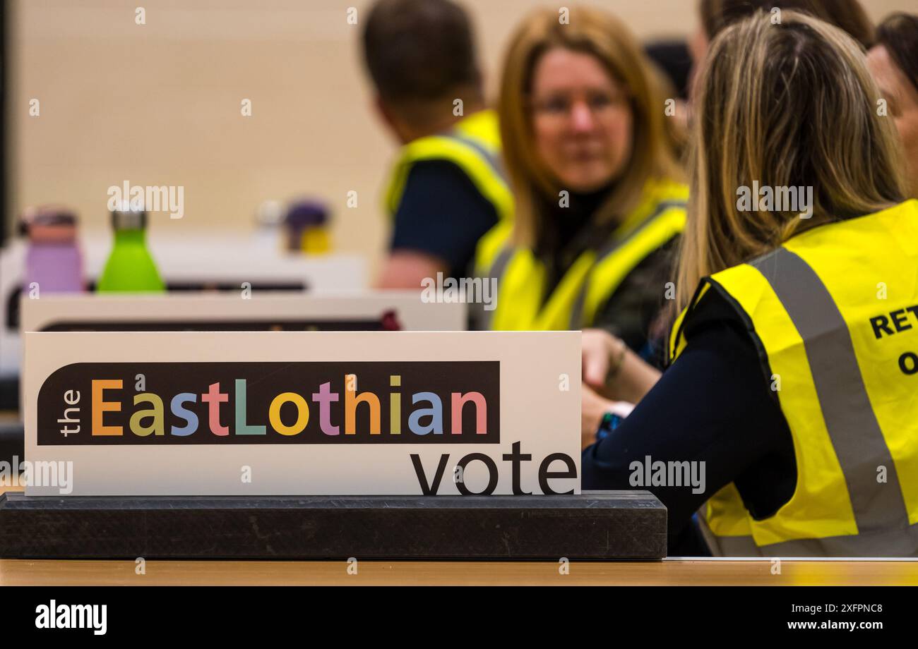 Lyn brown mp hi-res stock photography and images - Alamy