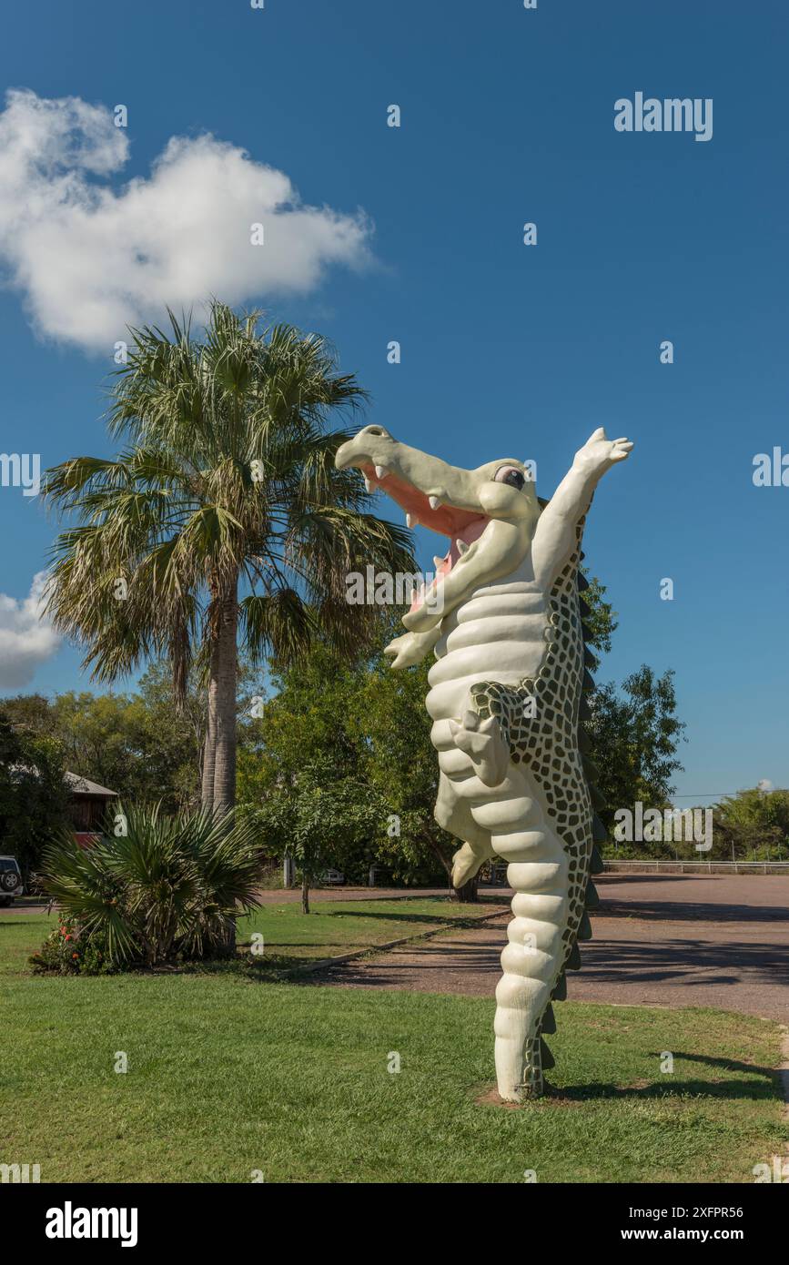 Saltwater crocodile (Crocodylus porosus) statue, Adelaide River, Darwin ...