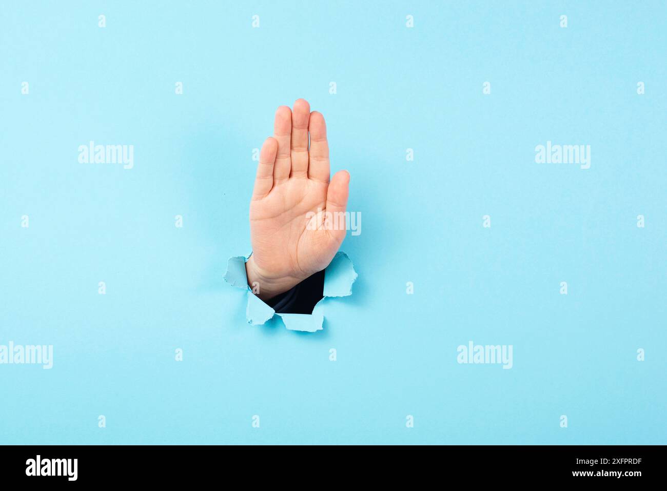 Stop sign hand hi-res stock photography and images - Alamy