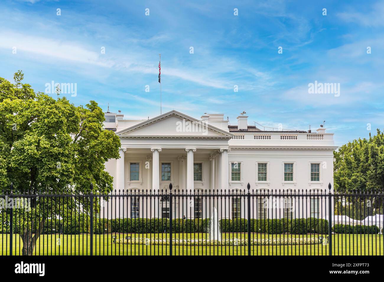 The White House, home of teh American President Stock Photo - Alamy