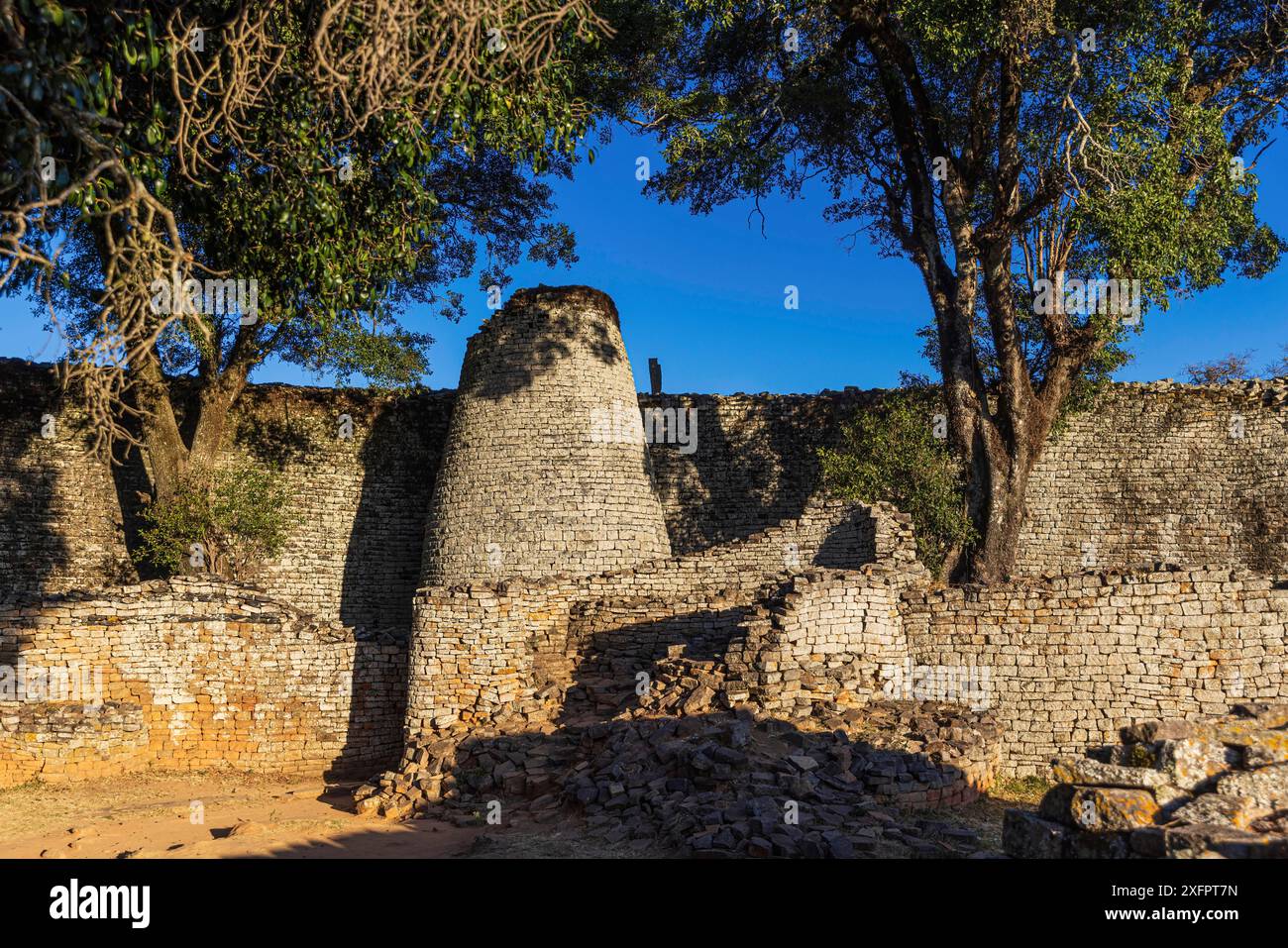 Zimbabwe village hi-res stock photography and images - Alamy