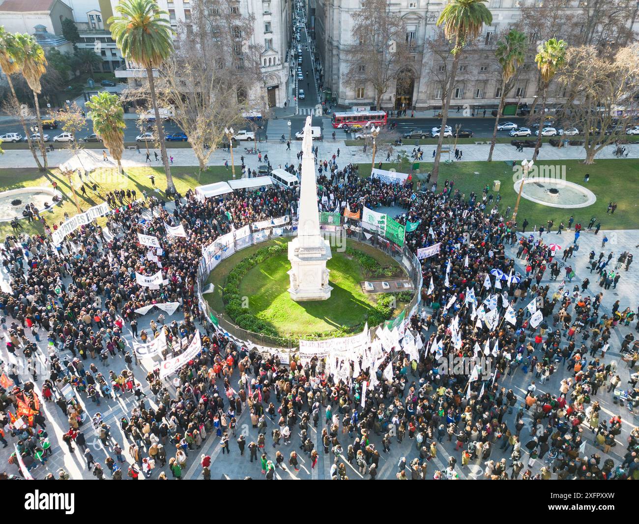 Members of the Mothers of the Plaza de Mayo human rights group demand ...